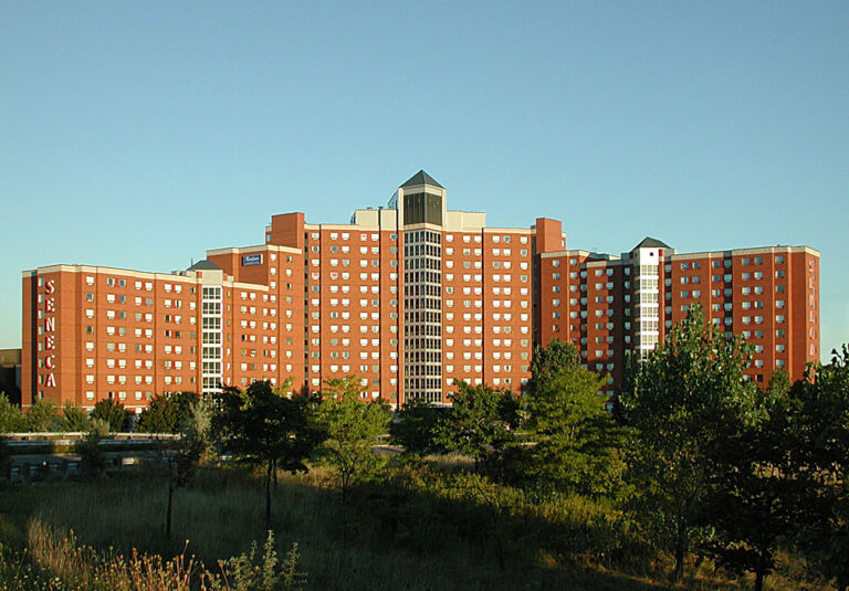 Seneca College Student Residence - Newnham Campus - Buttcon